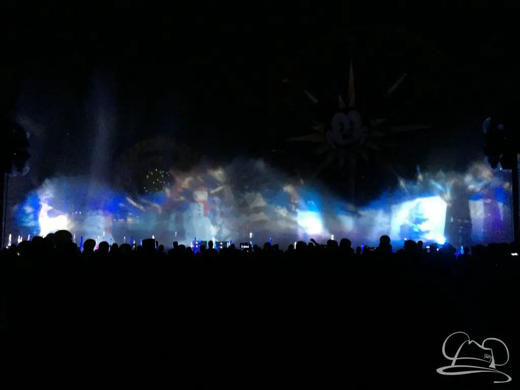 World of Color - Season of Light Brightens Up the Holidays at the ...