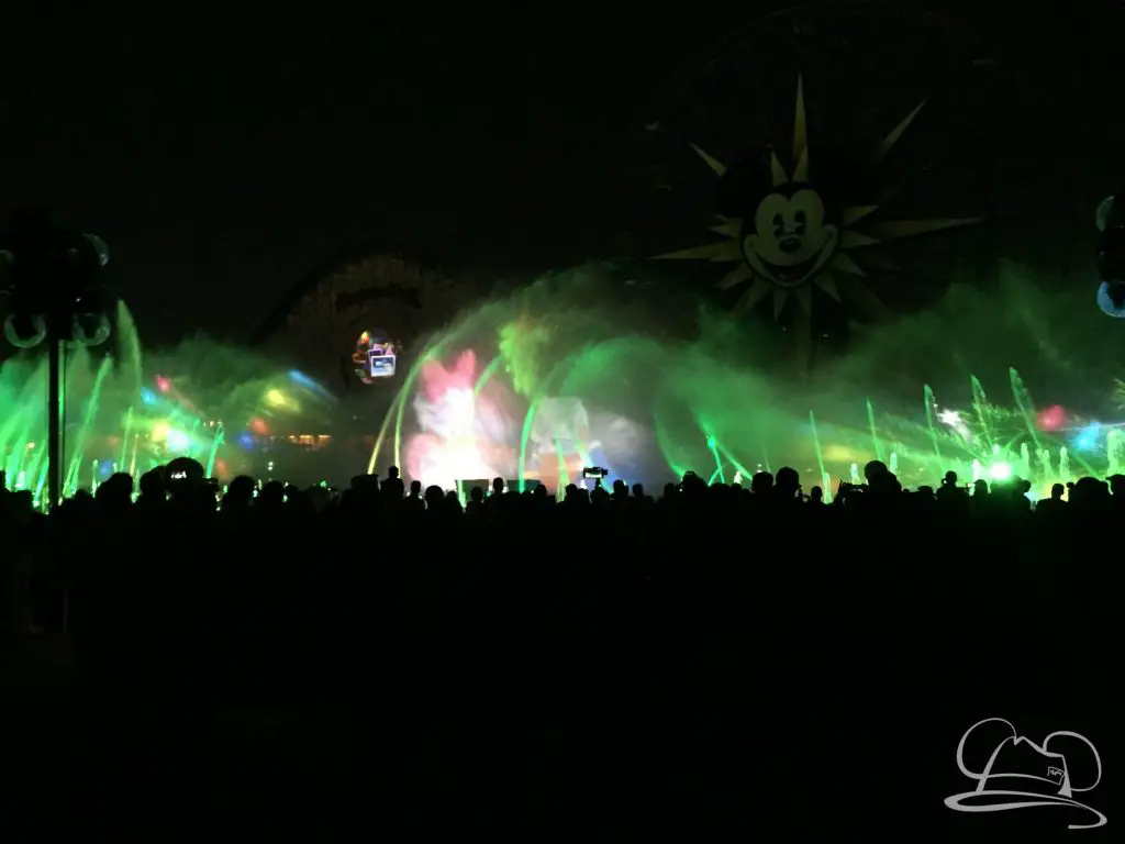 World of Color - Season of Light Brightens Up the Holidays at the ...