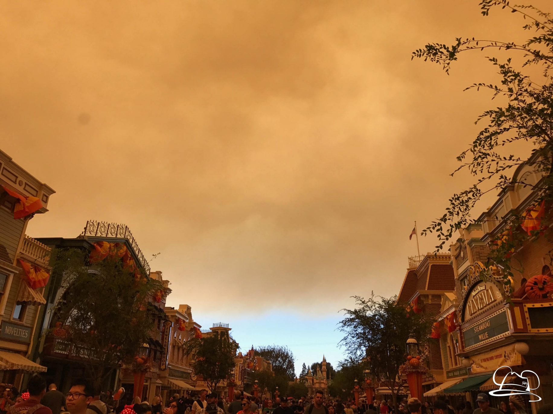Local Wildfires Cloud Disneyland - Safety Tips for a Smokey Day at ...