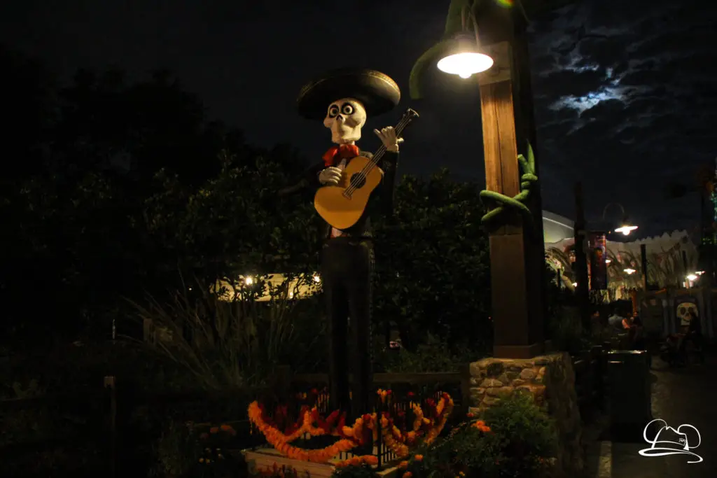 Disney-Pixar's Coco Sneak Peek Delights Disney California Adventure