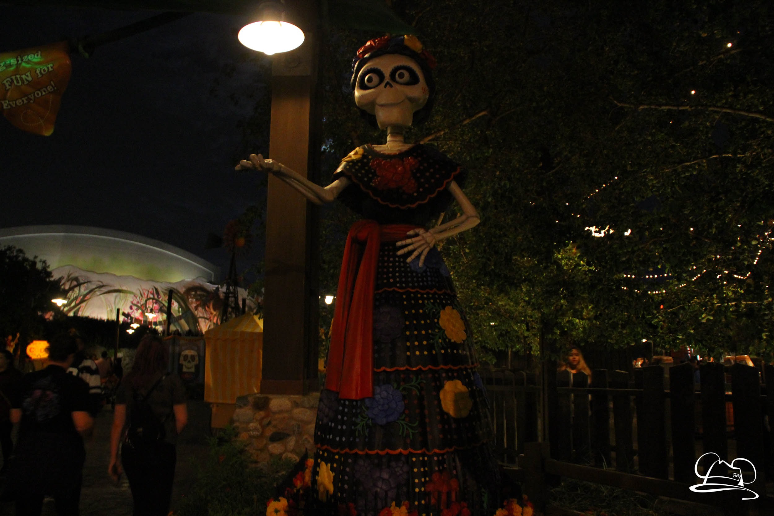 Disney-Pixar's Coco Sneak Peek Delights Disney California Adventure