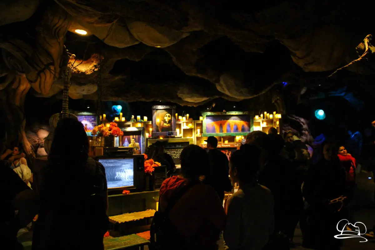 Disney-Pixar's Coco Sneak Peek Delights Disney California Adventure