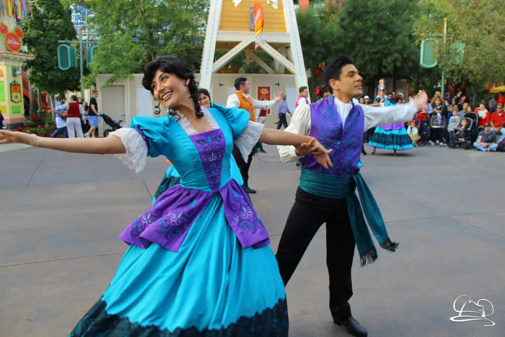 Princess Elena's Musical Grand Arrival Returns for Festival of Holidays ...