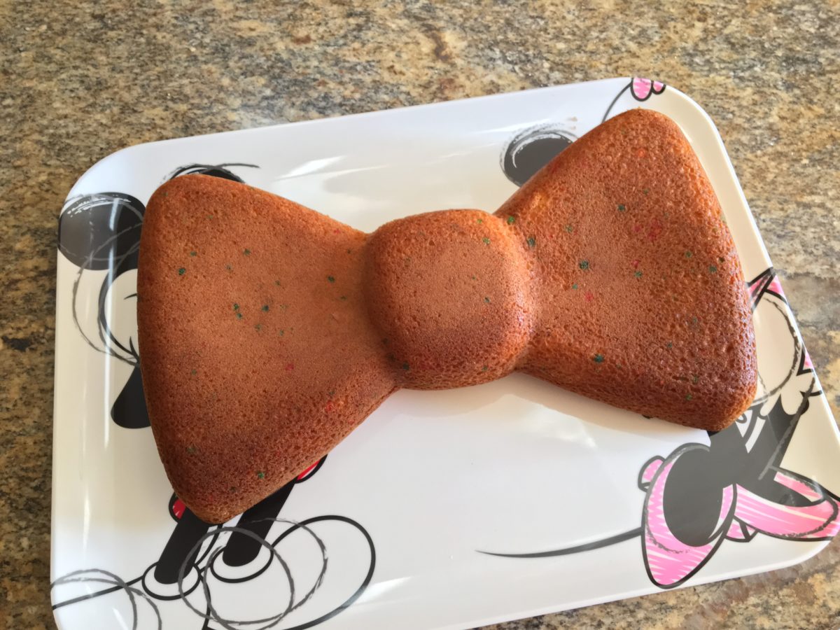 Minnie Mouse Bow Cake
