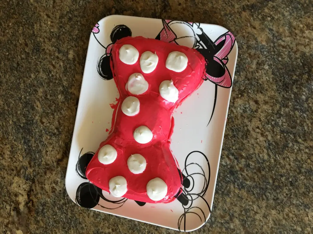Minnie Mouse Bow Cake