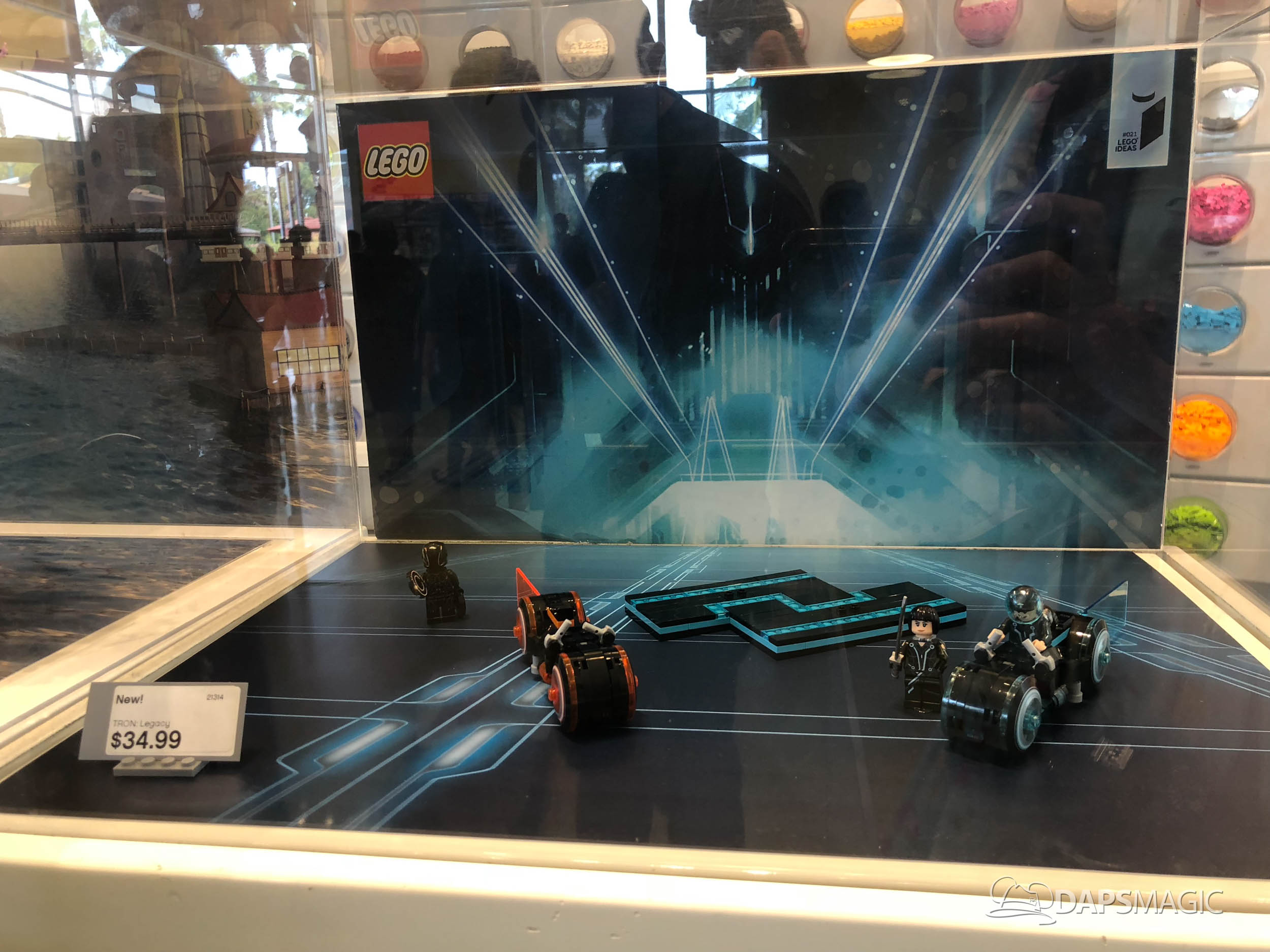 New TRON: Legacy Light Cycle Set Arrives at Downtown Disney LEGO Store ...