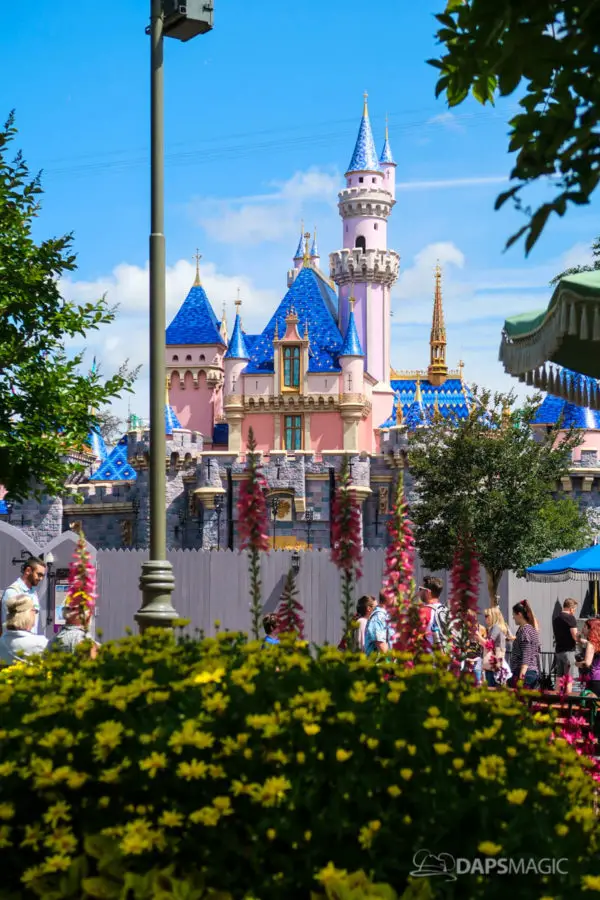 New Castle Color Scheme Revealed at Disneyland Resort Ahead of Star ...