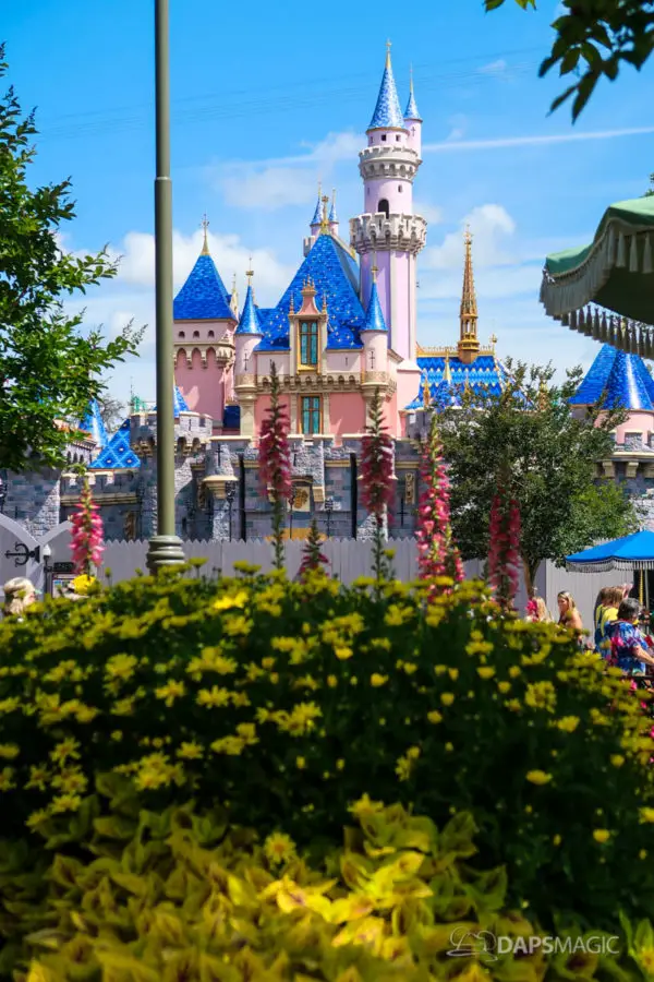 New Castle Color Scheme Revealed at Disneyland Resort Ahead of Star ...