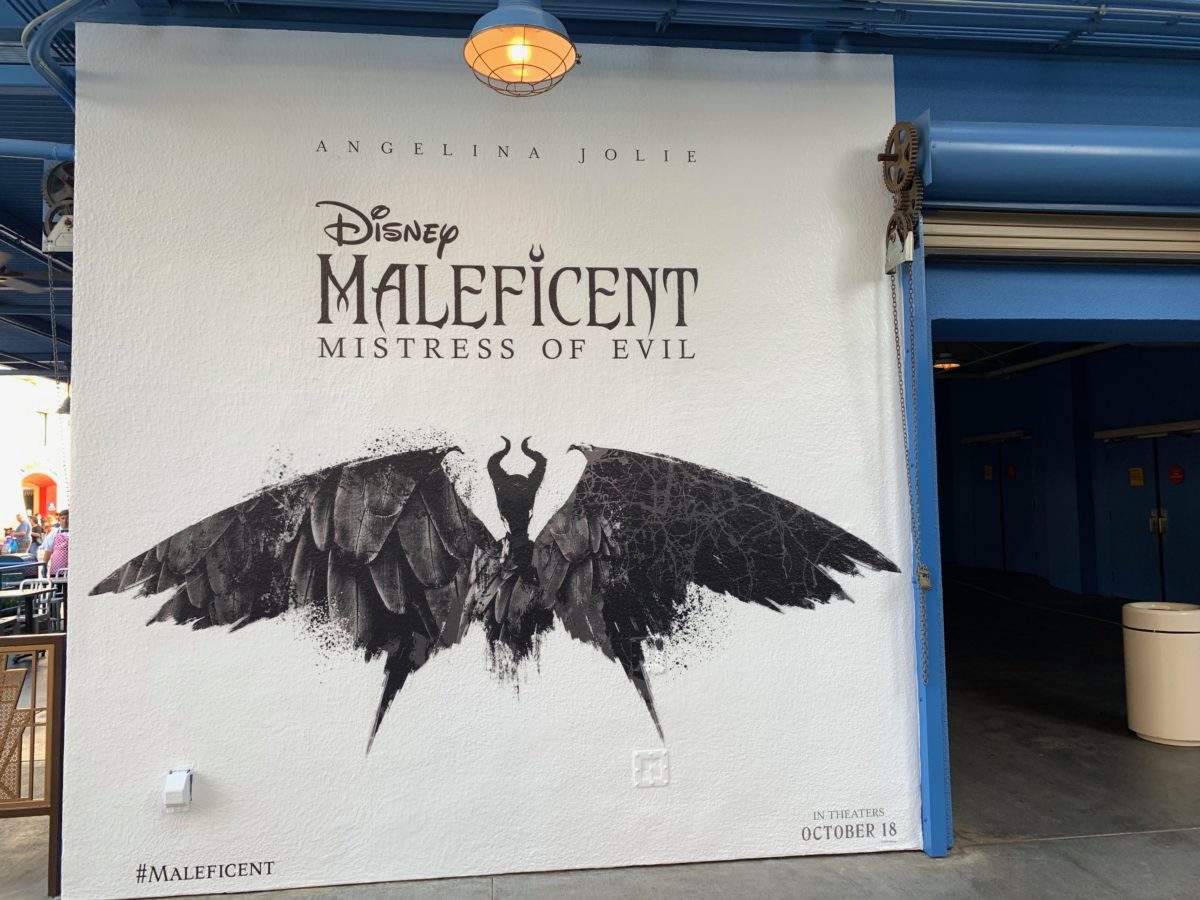 Maleficent Preview Opens Every Night to Guests at Disneyland Resort ...