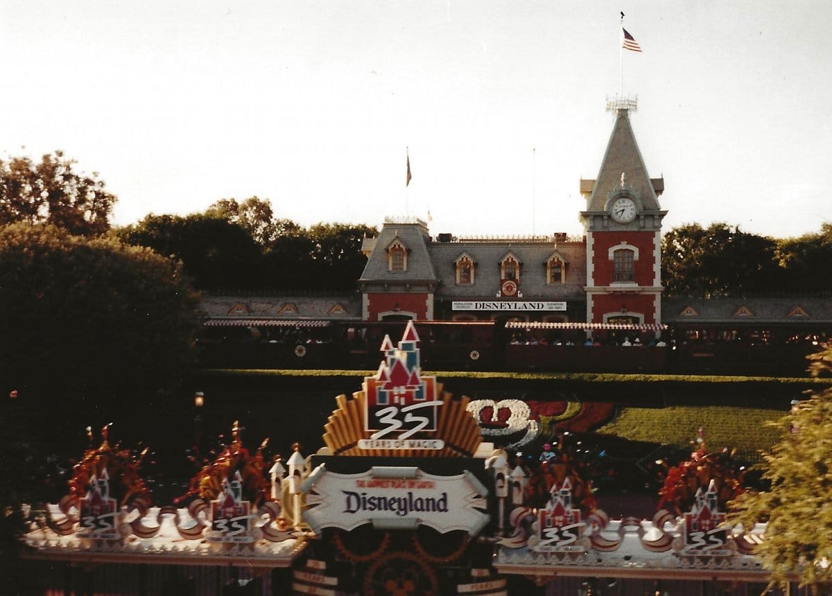 An Annual Pass, the Disney Decade and a Day at the Park - 30 Years Ago ...