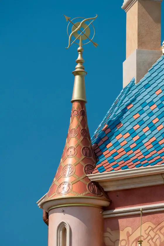 Photos: A Comprehensive Look at Hong Kong Disneyland's Castle of ...