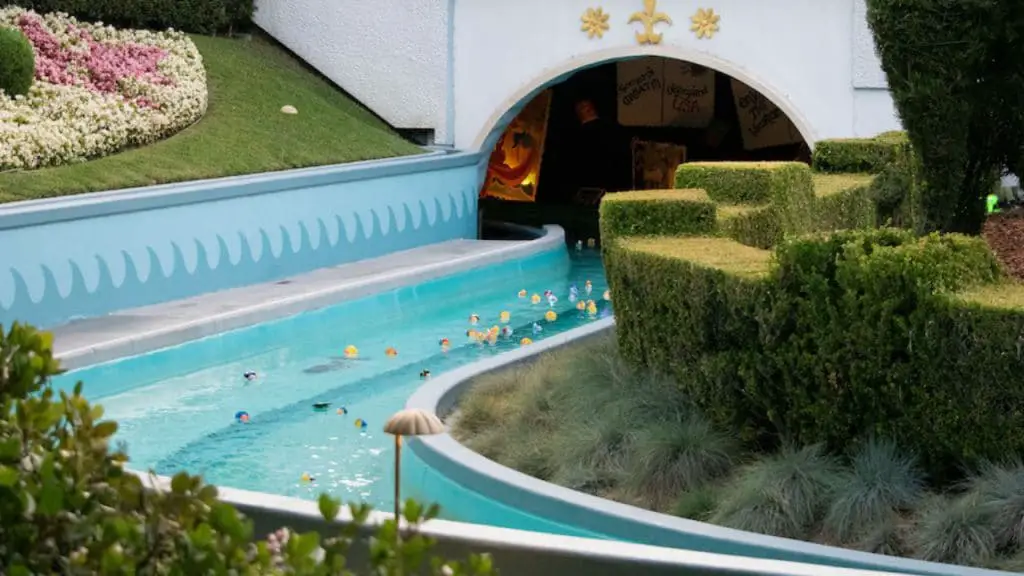 Cast Members Raise Money for Charity with Return of Annual Duck Races