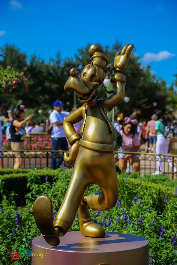 Check Out the Complete Disney Fab 50 Character Collection at Walt ...