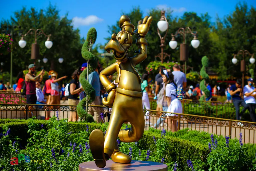 Check Out the Complete Disney Fab 50 Character Collection at Walt ...