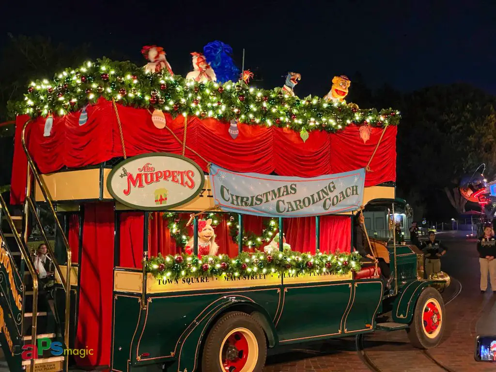 The Muppets Light Up Disney Merriest Nites at Disneyland with The ...
