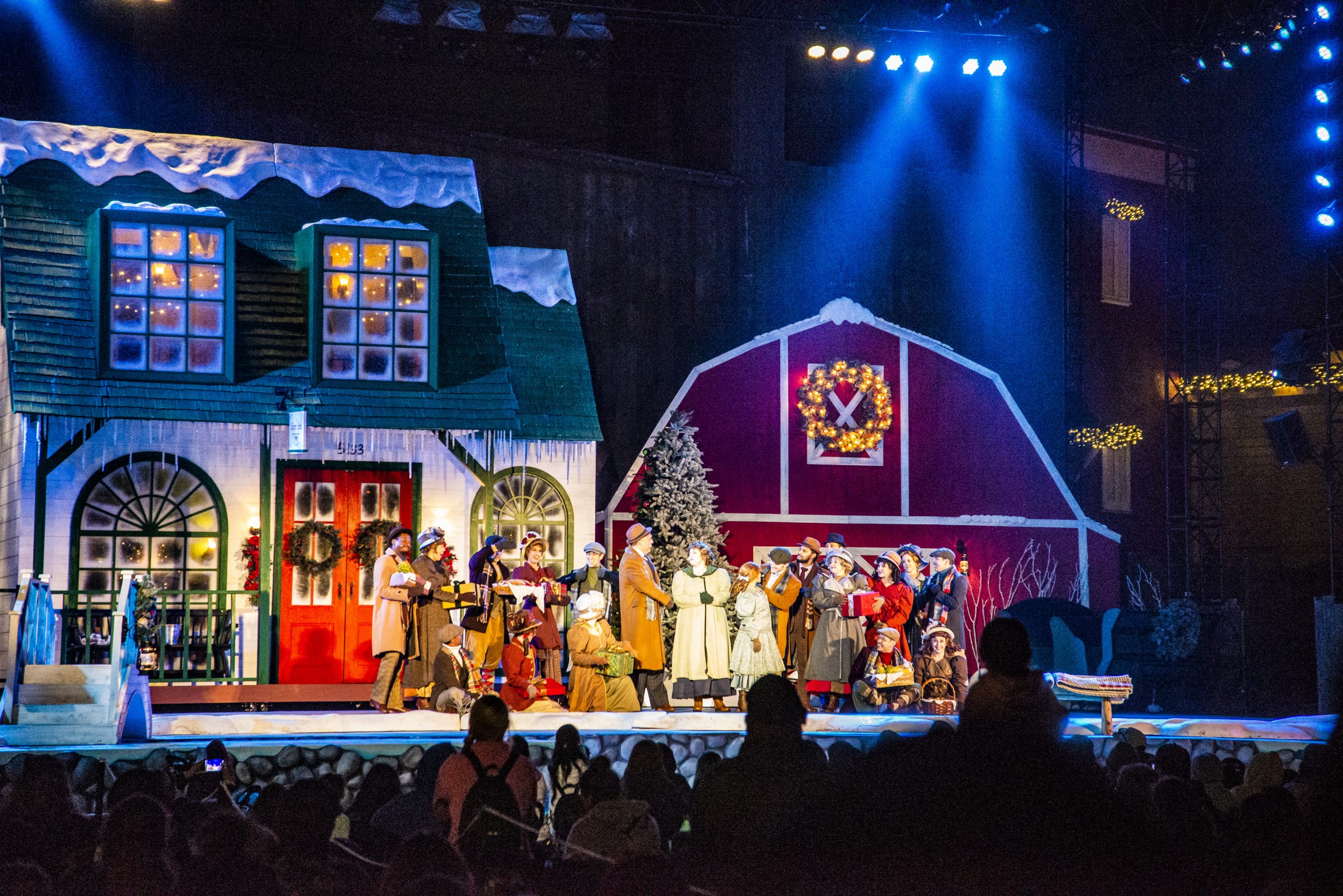 Knott's Merry Farm is Back in 2022 with Two New Yuletide Shows!