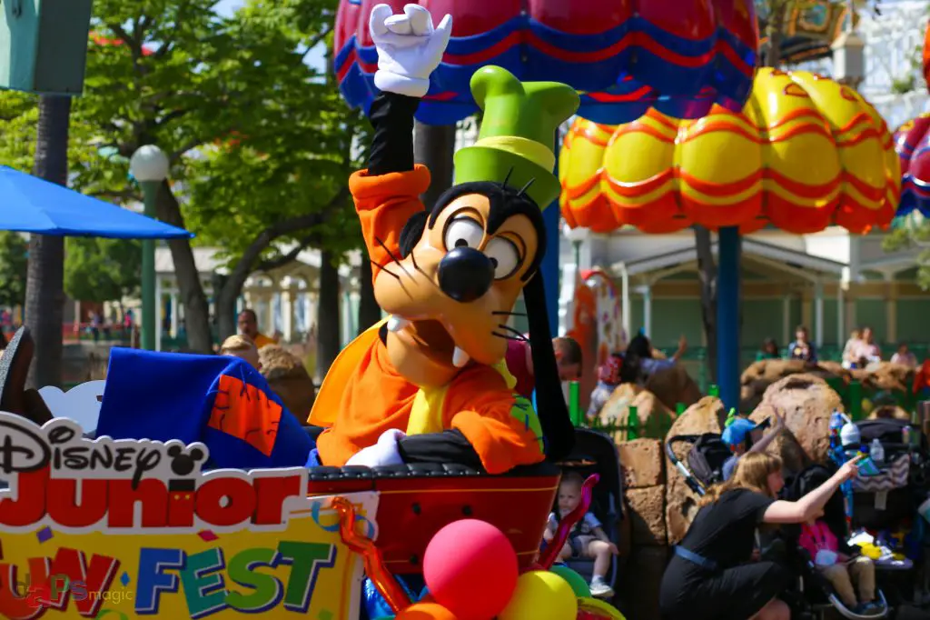 Disney Junior Fun Fest Kicks off With Party Parade at Disney California ...