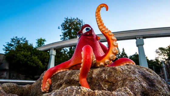 Finding Dory's Hank Arrives at Disneyland's Finding Nemo Submarine ...