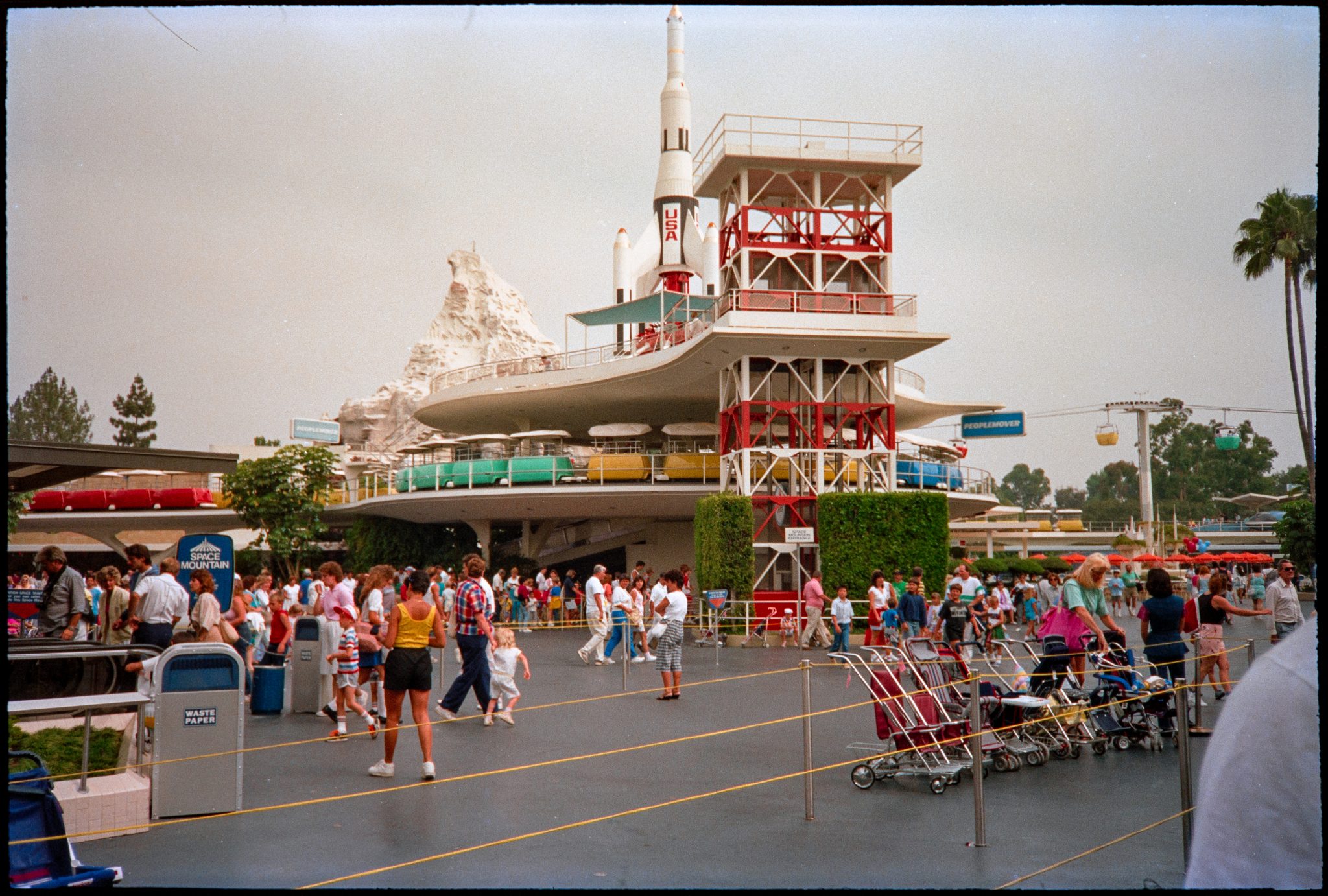 A Stroll Around the Park - 30 Years Ago at Disneyland