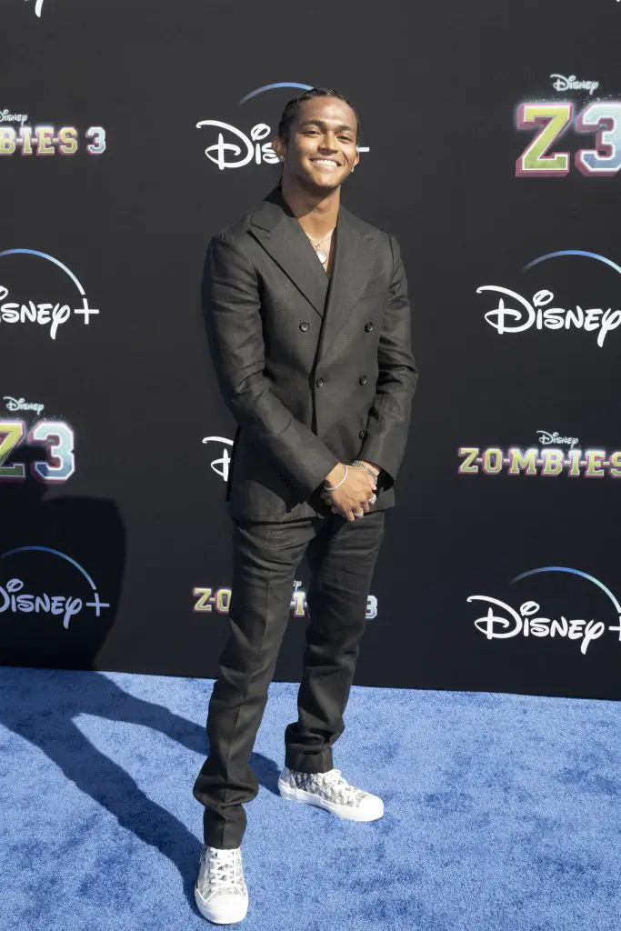 Pictorial: "Zombies 3" Cast Attend Out-of-This-World Premiere