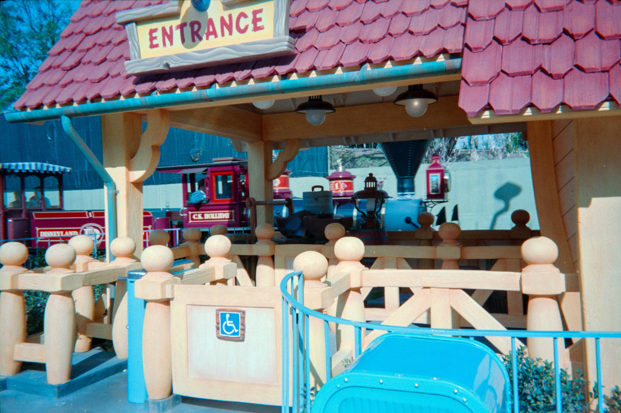 A New Train Station and Toy Shop - 30 Years Ago at Disneyland