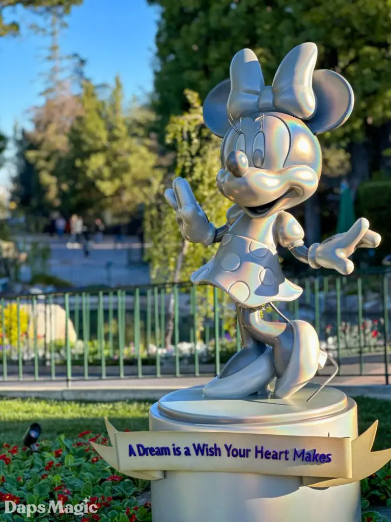 New Mickey Mouse and Minnie Mouse Statues Arrive As Castle Fountains ...
