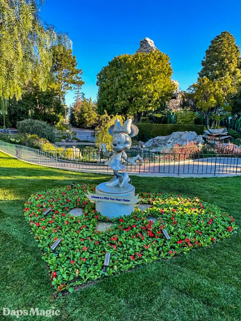 New Mickey Mouse and Minnie Mouse Statues Arrive As Castle Fountains ...