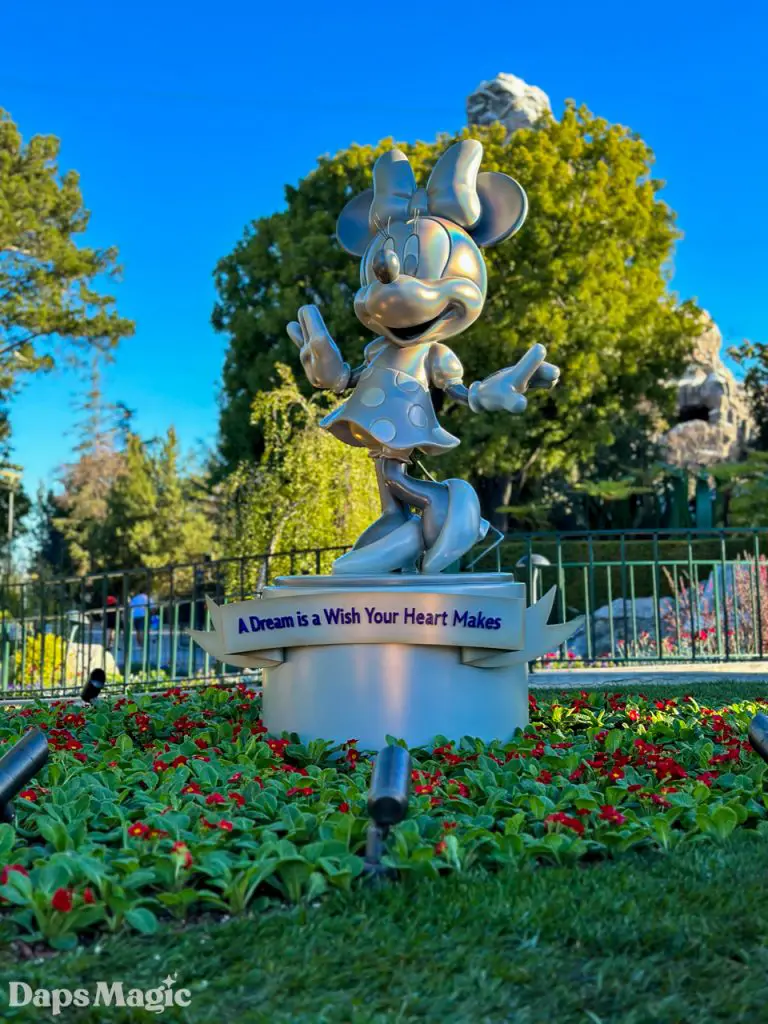 New Mickey Mouse and Minnie Mouse Statues Arrive As Castle Fountains ...