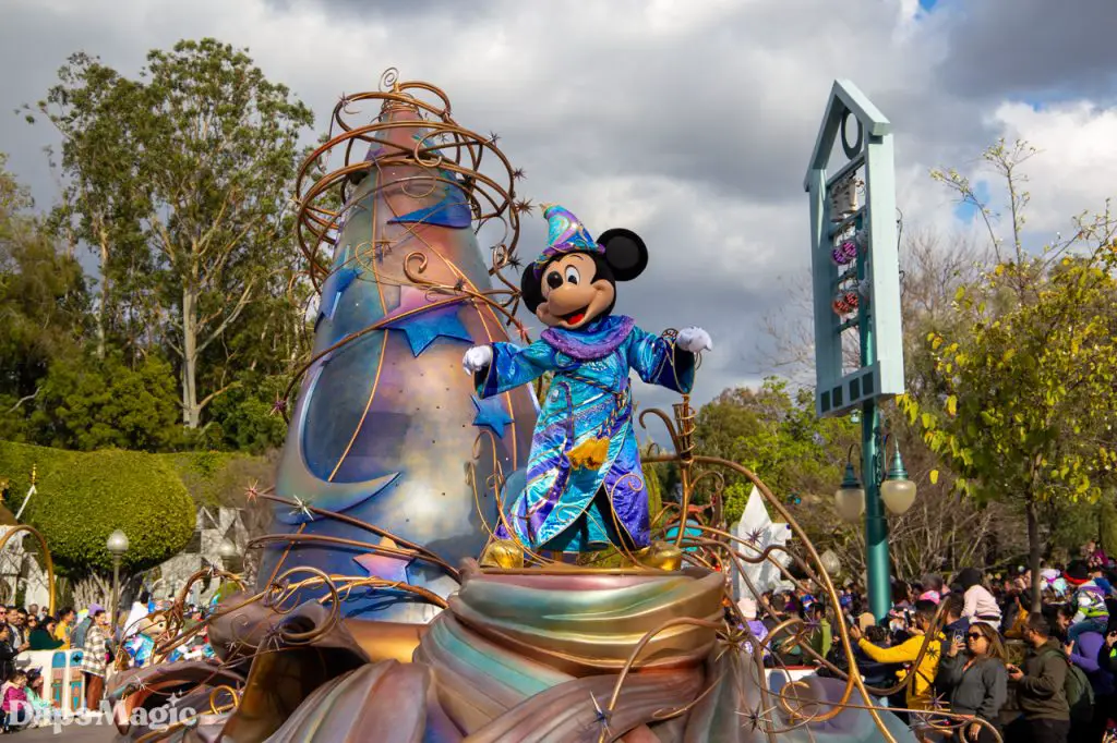 Magic Happens Returns to the Disneyland Resort After Two Days of Rain ...