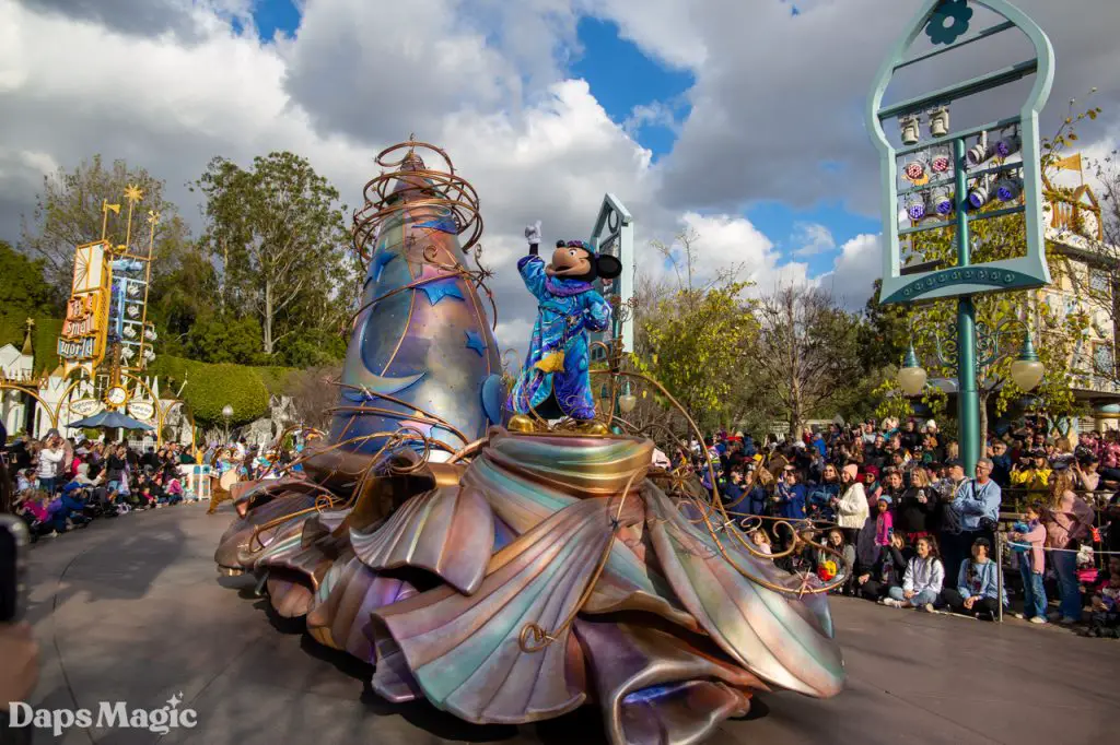Magic Happens Returns to the Disneyland Resort After Two Days of Rain ...
