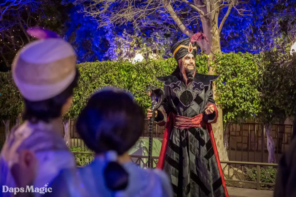 Jafar Makes Dramatic Entrance to Royal Ball at Disneyland After Dark ...