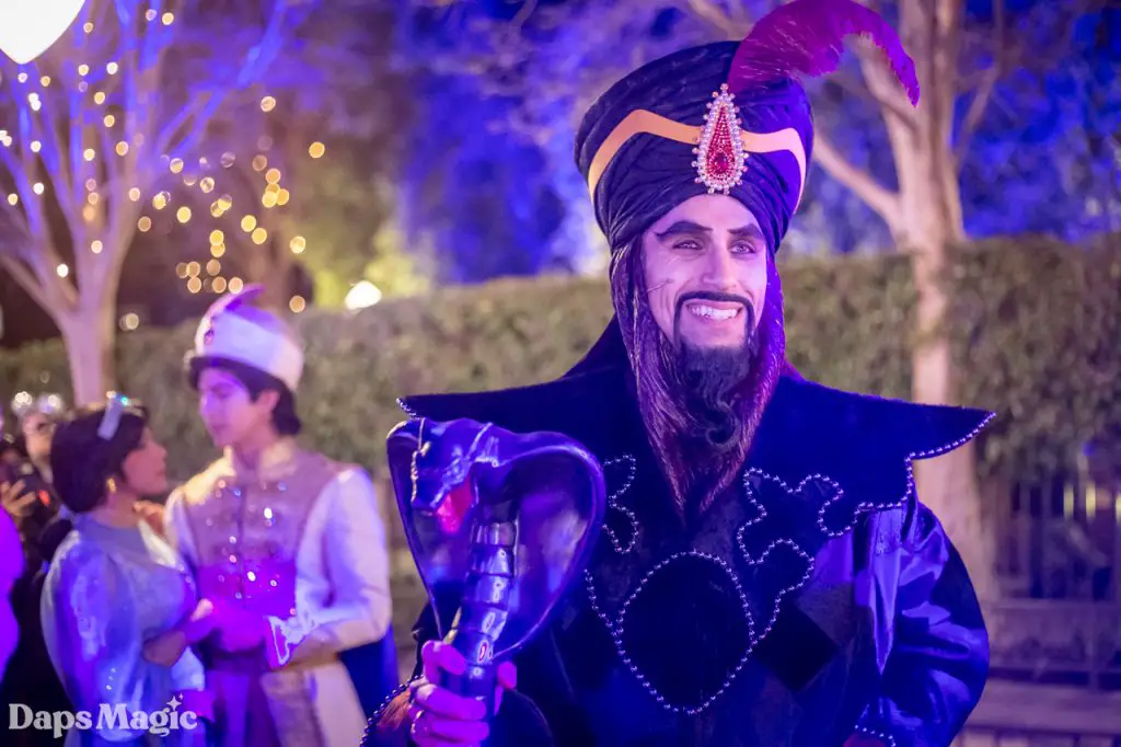 Jafar Makes Dramatic Entrance to Royal Ball at Disneyland After Dark ...