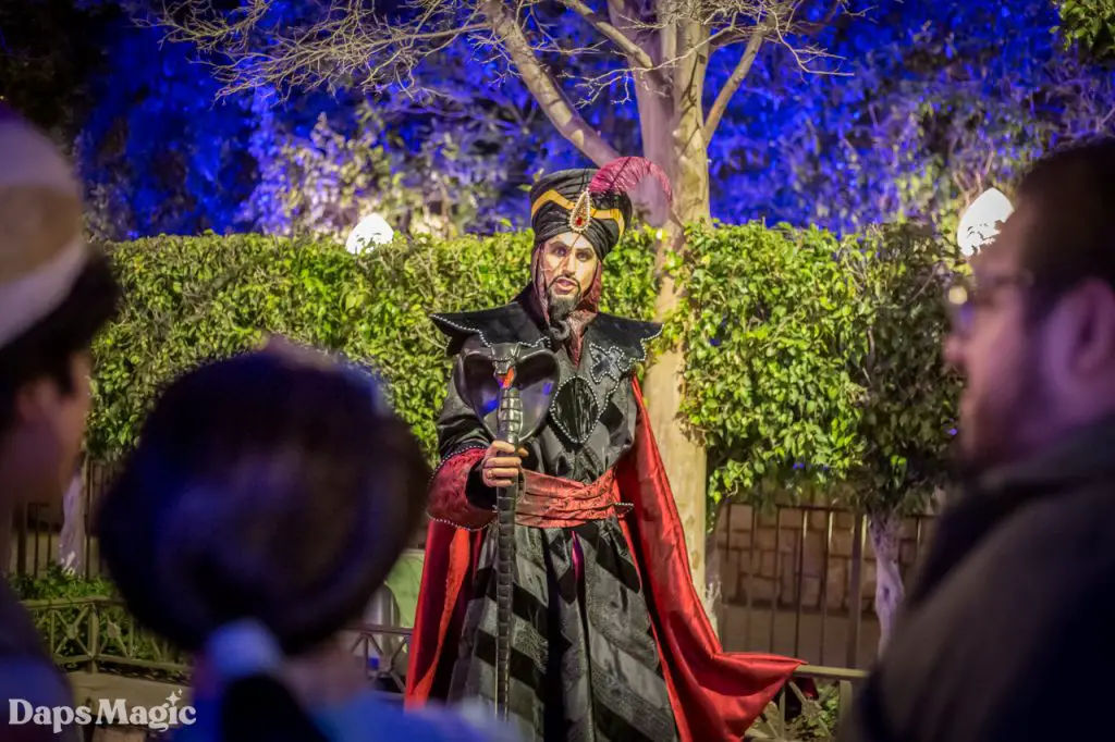 Jafar Makes Dramatic Entrance to Royal Ball at Disneyland After Dark ...