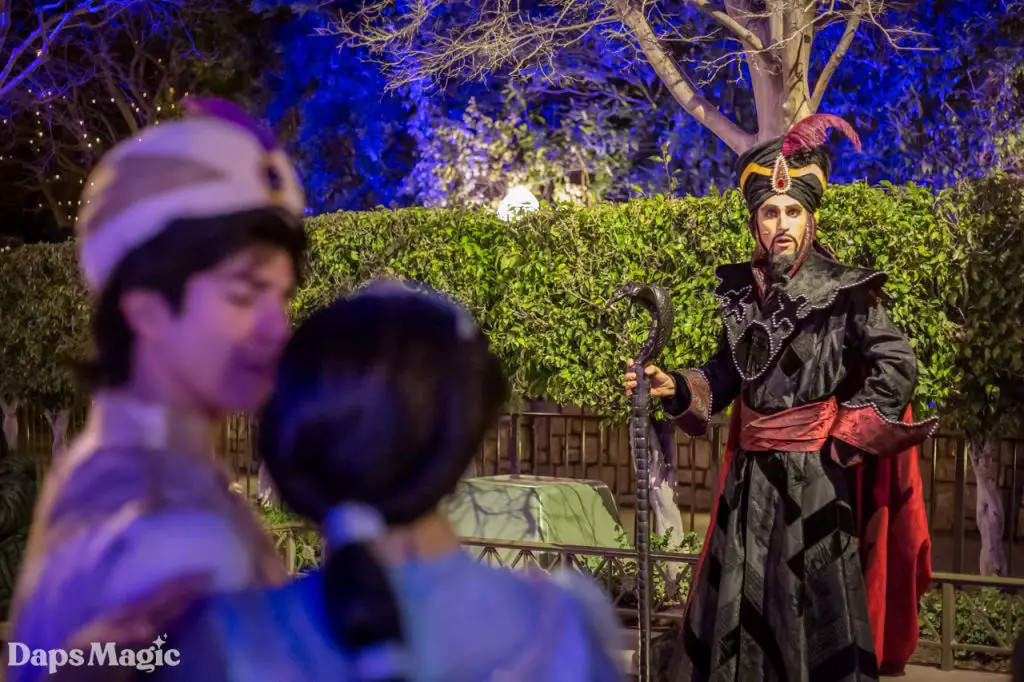 Jafar Makes Dramatic Entrance to Royal Ball at Disneyland After Dark ...