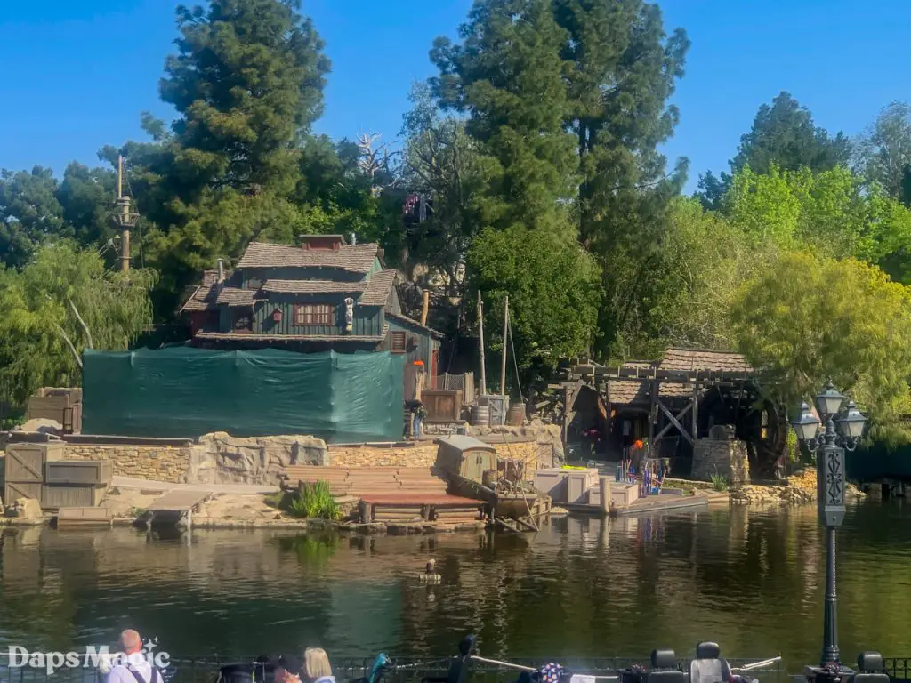'Fantasmic!' Dragon Goes Up in Flames at Disneyland
