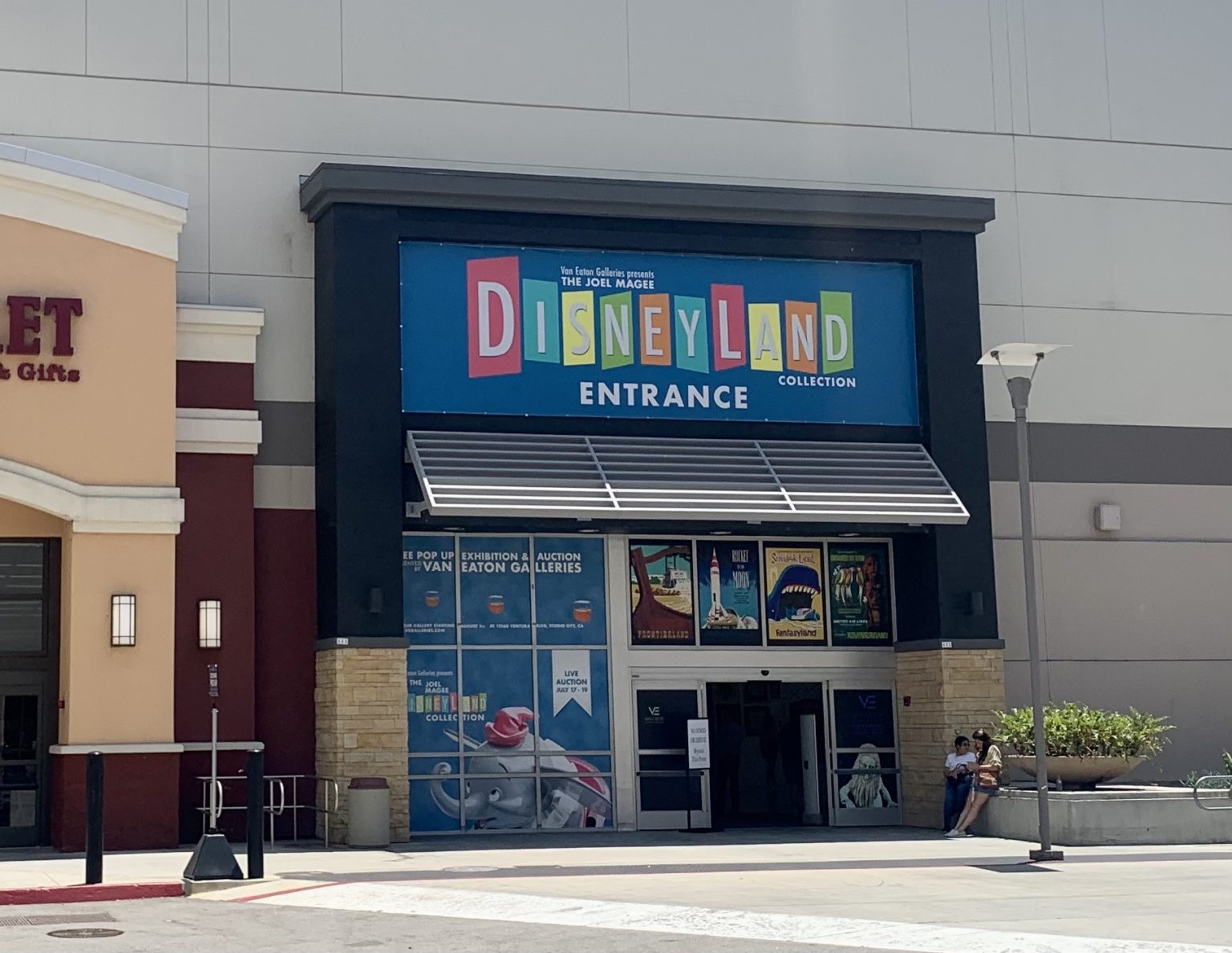 Free Exhibit Hosted by Van Eaton Galleries & Auctions Offers Looks at a ...