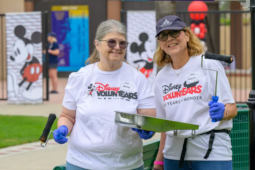 Disney VoluntEARS Celebrate 40 Years of Volunteerism at Anaheim Event