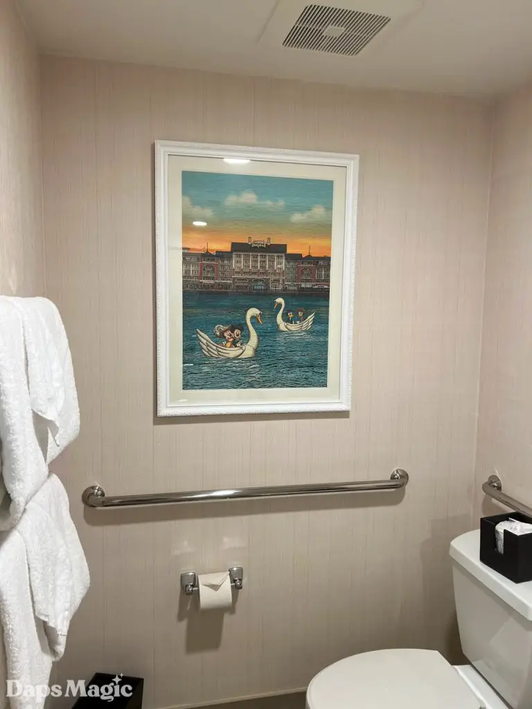 Photos/Video: Tour of Disney's Boardwalk Inn Room and Concierge