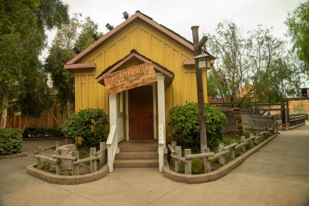 Celebrating Snoopy, Updates in the Park, and a Passholder Sale at Knott ...