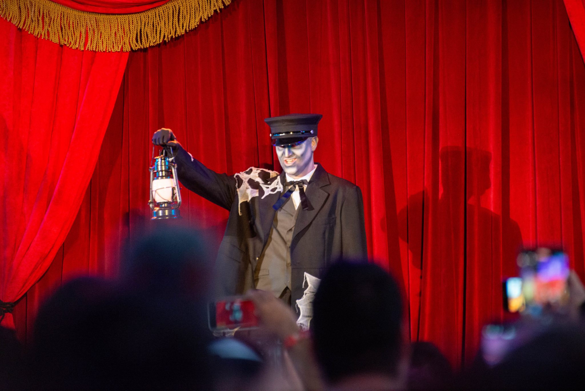 Tickets Go on Sale Later This Month for Knott's Scary Farm: Nightmares ...