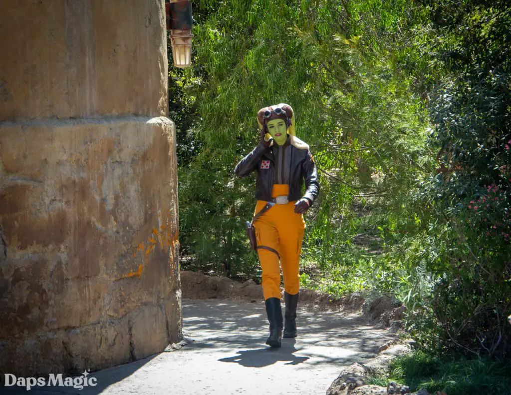 Photos/Video: General Hera Syndulla and Chopper Arrive at Star Wars ...