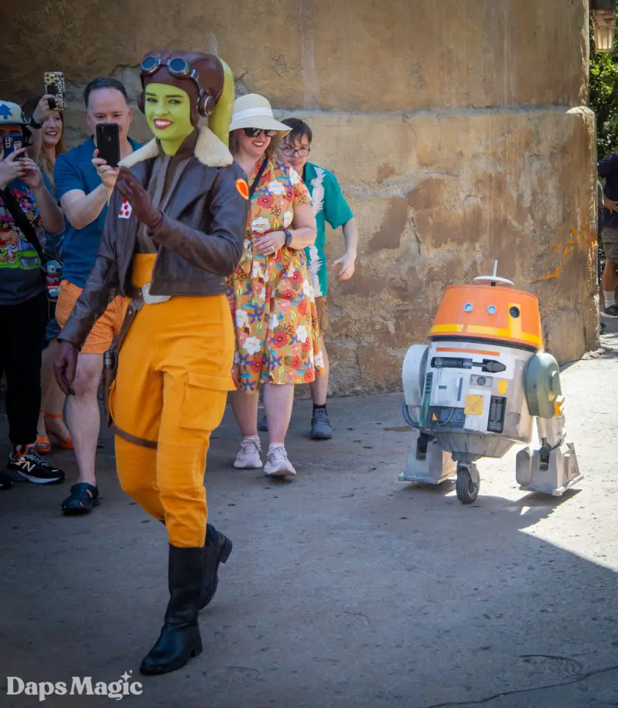Photos/Video: General Hera Syndulla and Chopper Arrive at Star Wars ...