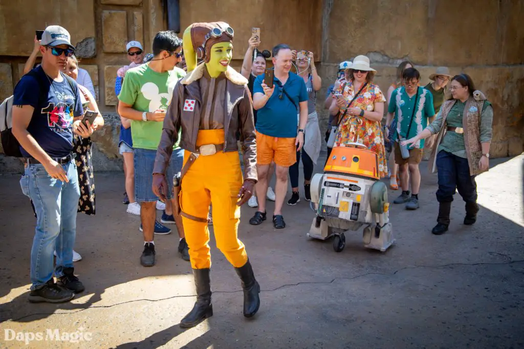 Photos/Video: General Hera Syndulla and Chopper Arrive at Star Wars ...