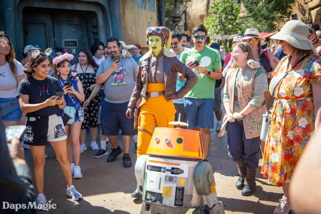 Photos/Video: General Hera Syndulla and Chopper Arrive at Star Wars ...