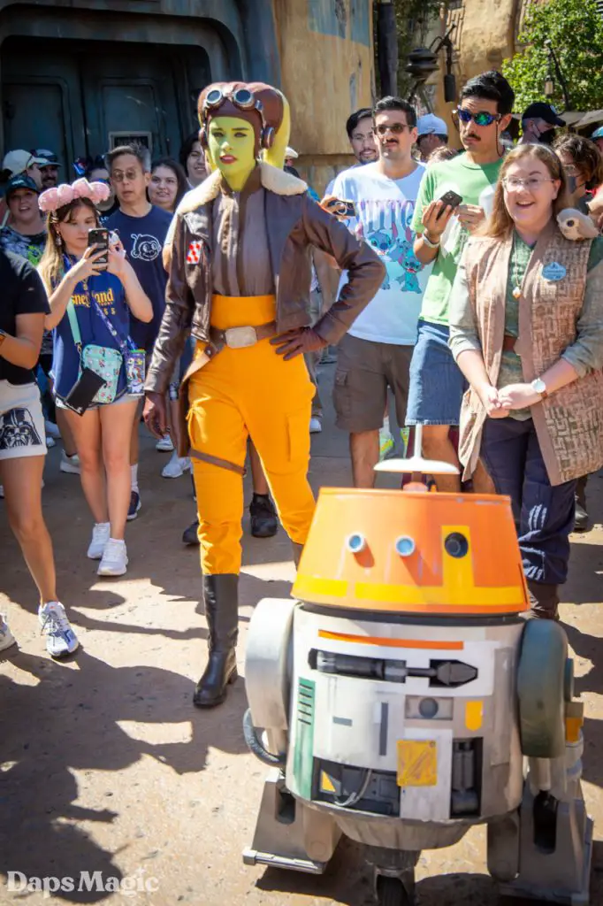 Photos/Video: General Hera Syndulla and Chopper Arrive at Star Wars ...