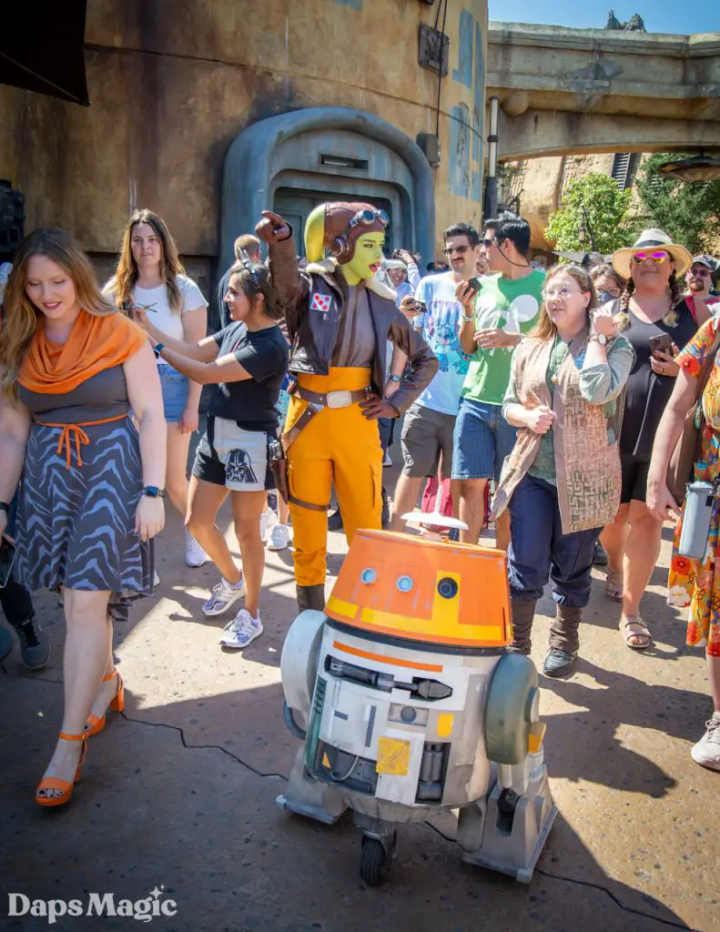 Photos/Video: General Hera Syndulla and Chopper Arrive at Star Wars ...