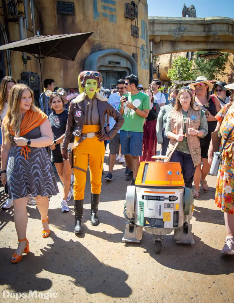 Photos/Video: General Hera Syndulla and Chopper Arrive at Star Wars ...
