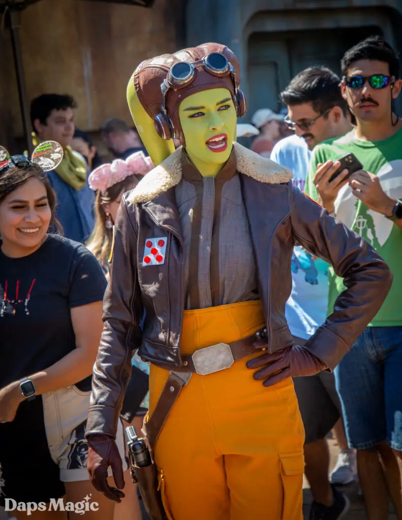 Photos/Video: General Hera Syndulla and Chopper Arrive at Star Wars ...