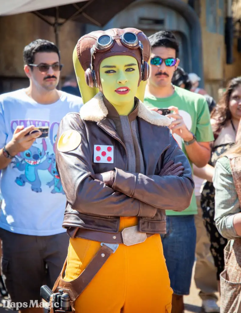 Photos/Video: General Hera Syndulla and Chopper Arrive at Star Wars ...