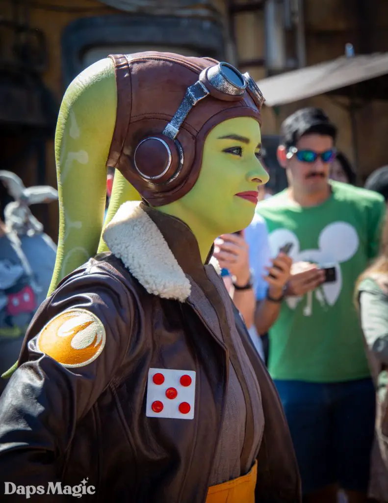 Photos/Video: General Hera Syndulla and Chopper Arrive at Star Wars ...